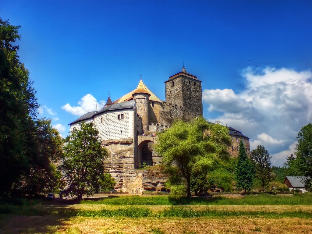 Medieval SkyScrapers: Castles - SkyscraperCity